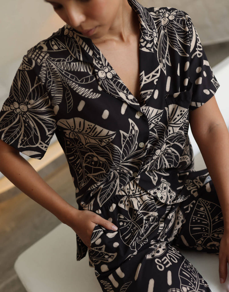 TRÓPICO NEGRO SET PANTS / SHORT SLEEVE SHIRT – LAURENTINA USA